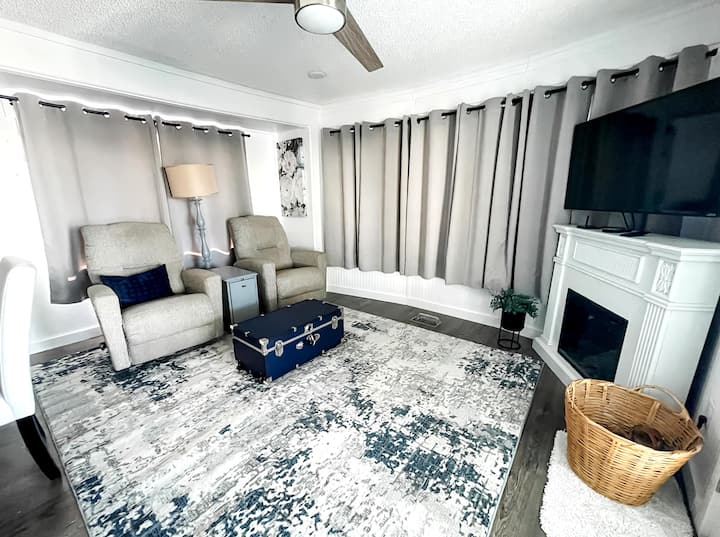 Paradise Park Model 55+ Monthly Only Rental - Sun City