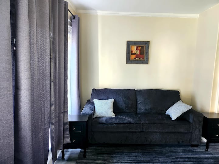 Cozy Studio Close To Downtown - Glens Falls, NY