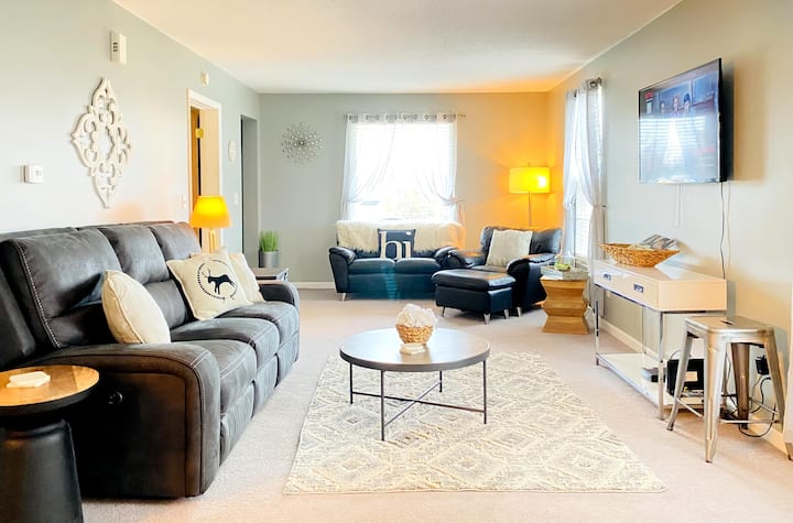 Lush Life Deluxe Bay City Home *Close To Downtown - Bay City, MI