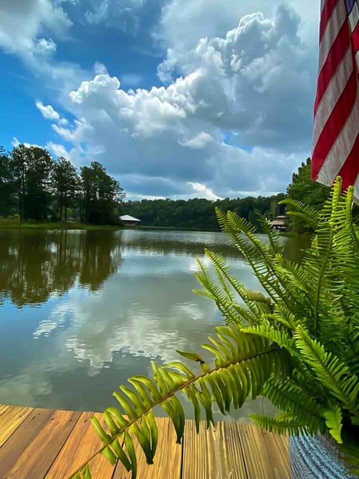 Private Countryside Cottage By The Lake - Alabama