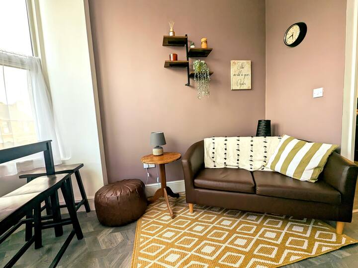 Modern Family Apartment -2 Min Walk To The Front! - Blackpool