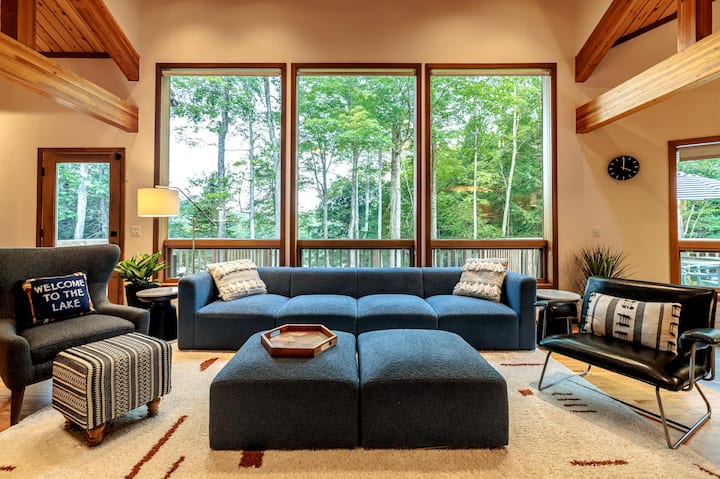 Berkshires Lakefront Stylish Retreat W/gameroom - The Berkshires