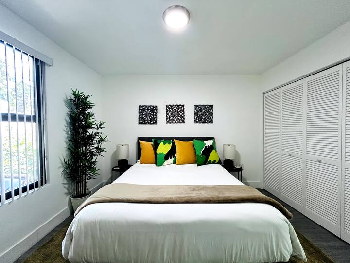 A Favorite Place For Rent In Miami “La Tia” - Miami