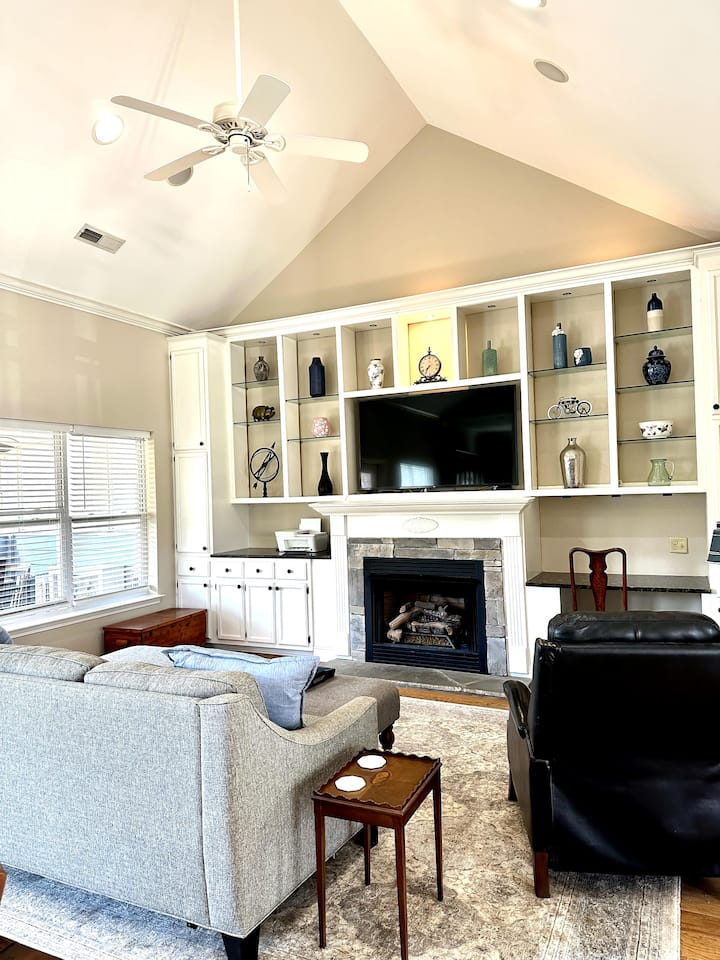 Charming Suite Near Downtown & Biltmore Estate - Asheville, NC