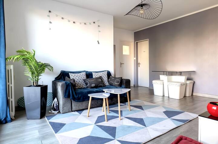 *Le Cosy* Centre/balcon Ensoleillé/garage Compris - Ranska