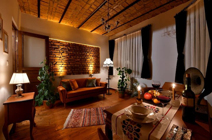 Historical Levantine Flat @Heart Of Taksim - Istanbul