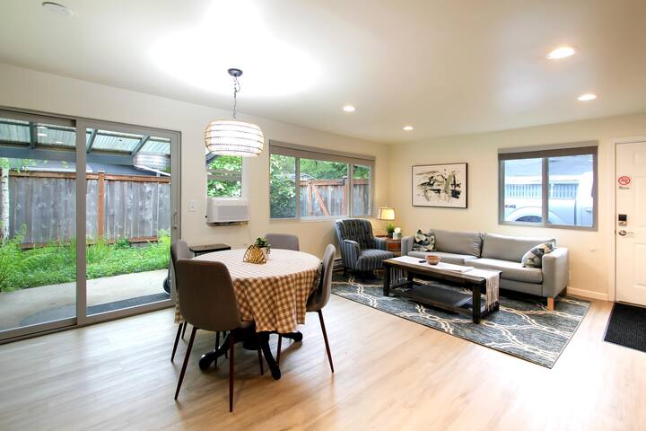 Fully Renovated Home On Front St @ Issaquah - Nugget Lake, Issaquah