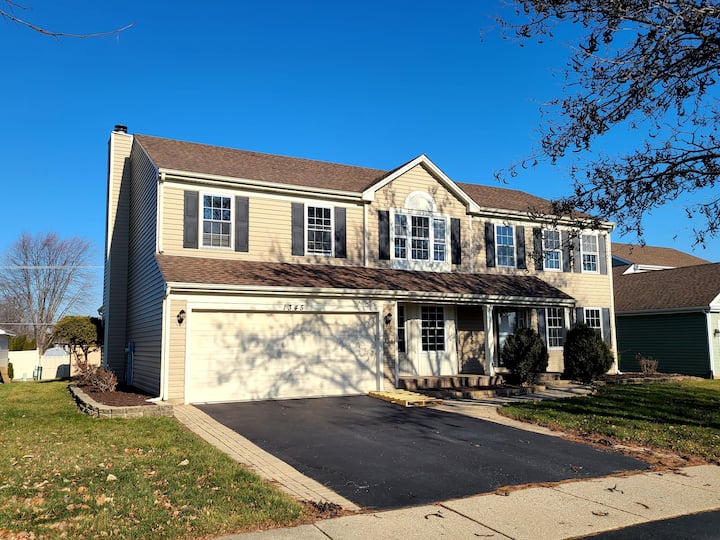 Family Haven Retreat - Bartlett, IL