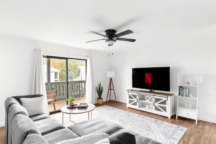 Updated Unit With Fast Wi-fi, W/d And Free Parking - Homewood, AL