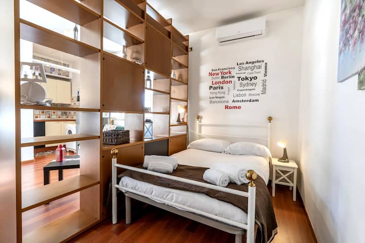 Cozy Studio Apartment Near Station - With Parking - Bari