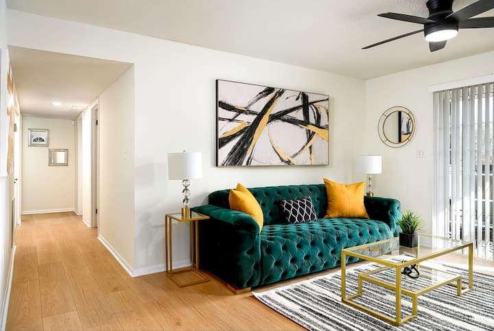 Emerald Retreat - Central & Stylish - 2 Br/2 Ba - Winston-Salem, NC