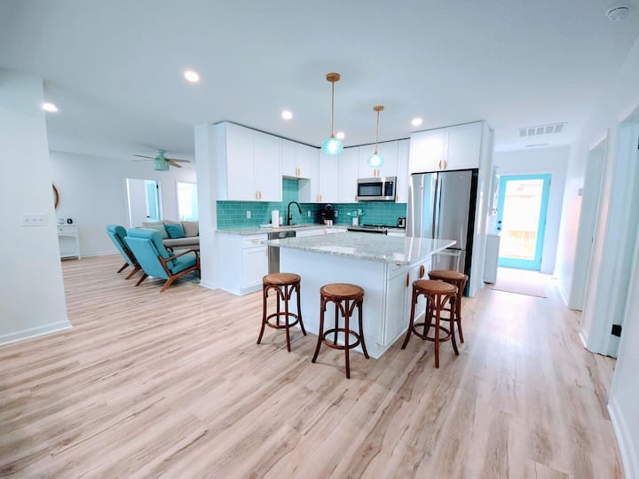 Life's 2 Short Beach Cottage - Carolina Beach, NC