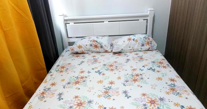 Shore2 Residence 1 Br W/balcony Near Moa & Airport - Pasay