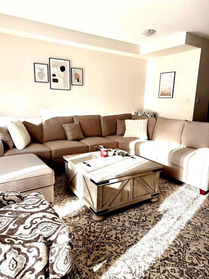 Modern Cozy Family Escape In The Heart Of Caledon - Bolton, ON, Canada