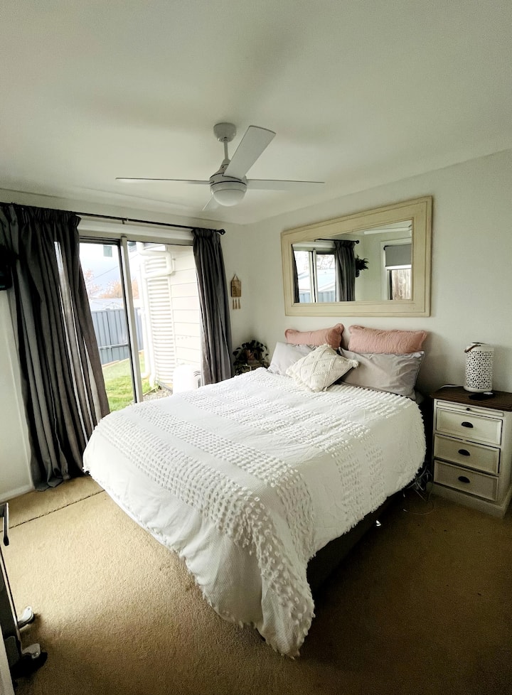 The She Shack - Cooma