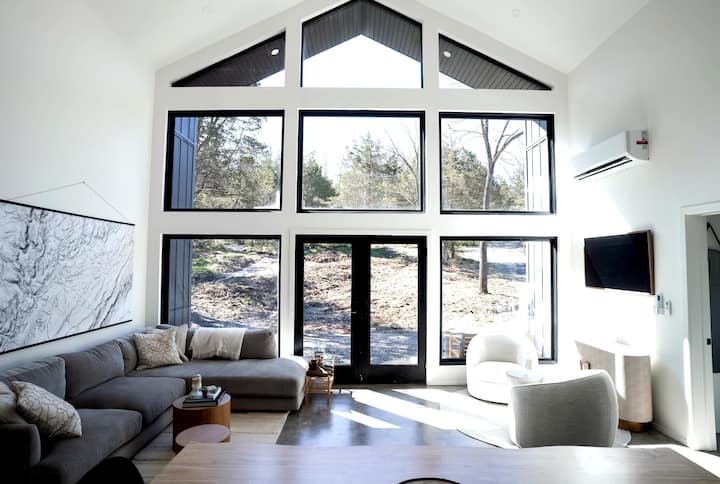 Minnewaska Hus: A Modern Catskills Cabin Retreat - Kerhonkson, NY