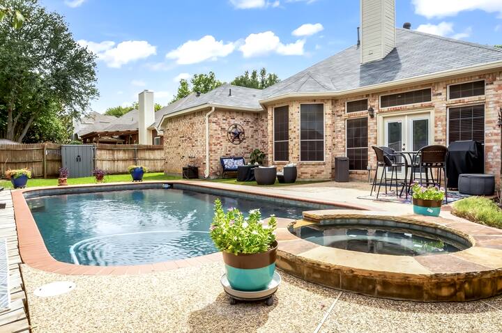 Winter Wonderland: Heated Pool & Hot Tub - Grapevine, TX