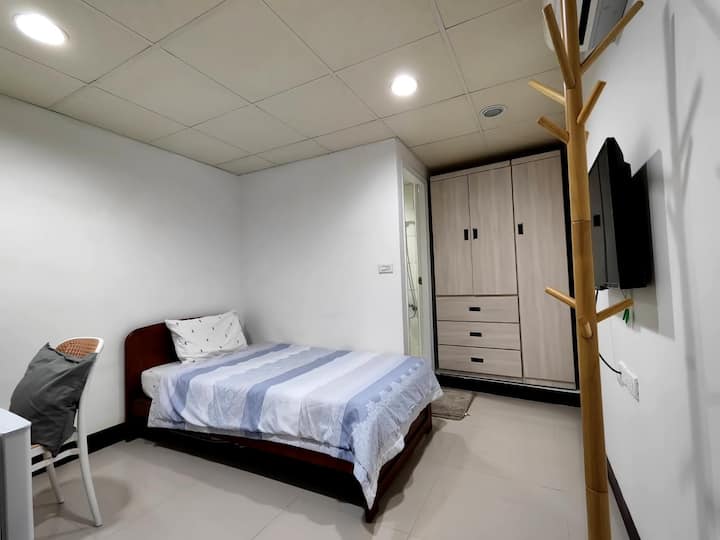 Gongguan Room D + Private Bathroom - 시즈 구