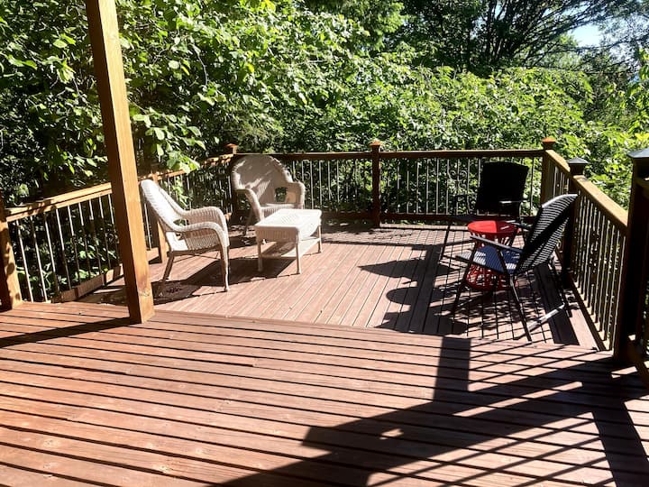 Cozy Two-bedroom Unit, Close To Town - Kelso, WA
