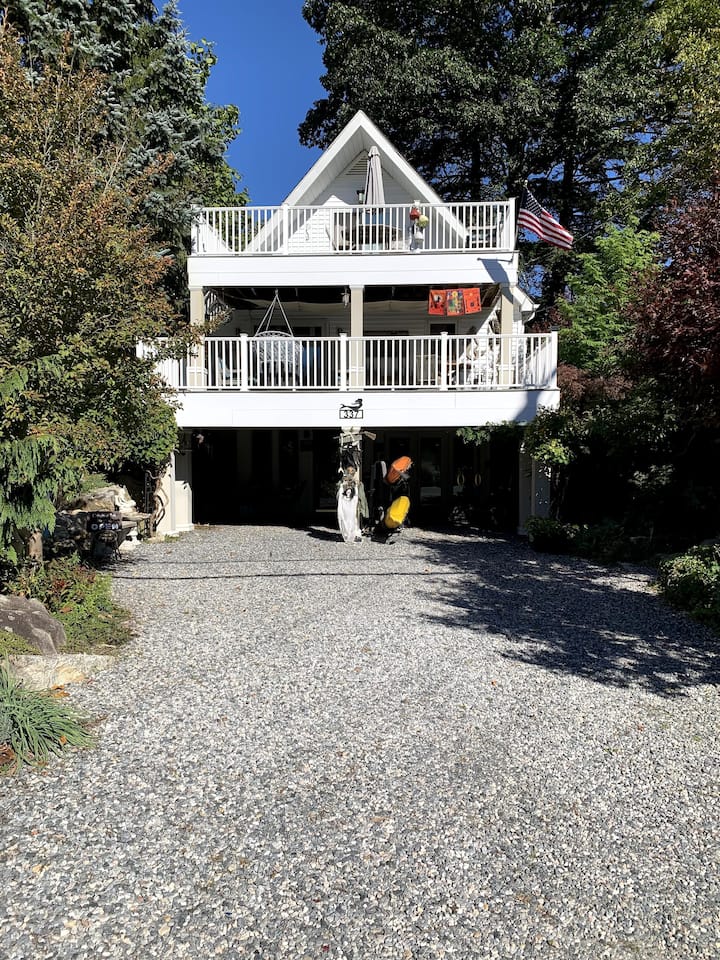Private Suite 2 Bedroom Deck Lake Views - Connecticut
