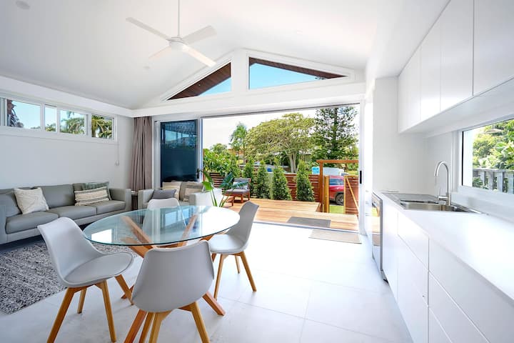 Contemporary Beachside Cottage In Walking Distance To Beach And Town - Suffolk Park