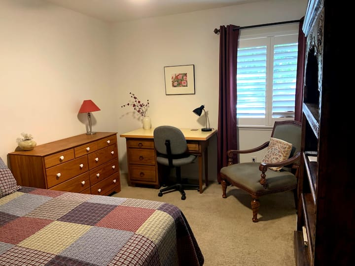 Comfortable Room (A) With Twin Bed- N. Davis - Davis, CA