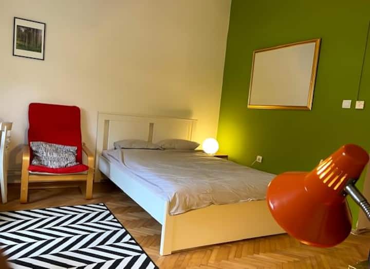 Peaceful Tiny House, City Center Walking Distance - Zagreb