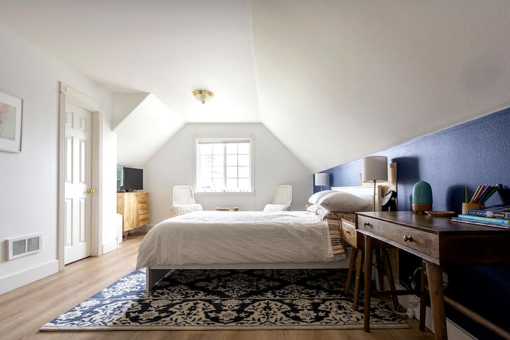 Lady Of The Cove Ocean View Retreat - Cannon Beach, OR