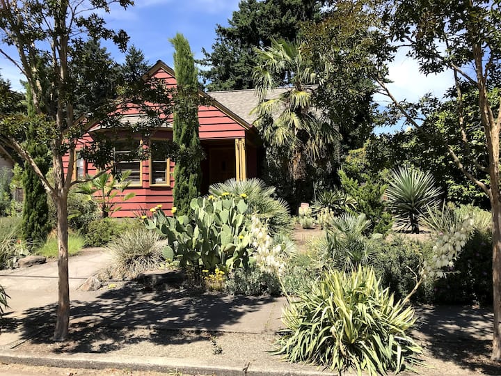 Dionysian Gardens Suite - Boise - Portland