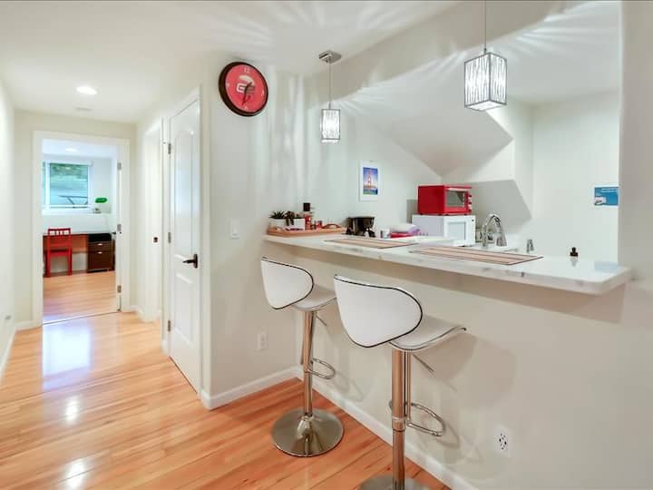 Cozy 2beds/2baths In Central Sf W. Parking Onsite - San Francisco, CA