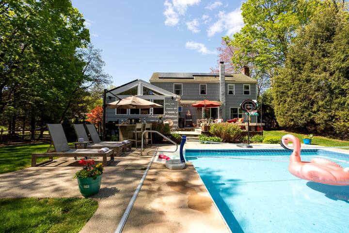 Westport Line Home, Heated Pool, 3 King, 1 Queen - Norwalk, CT