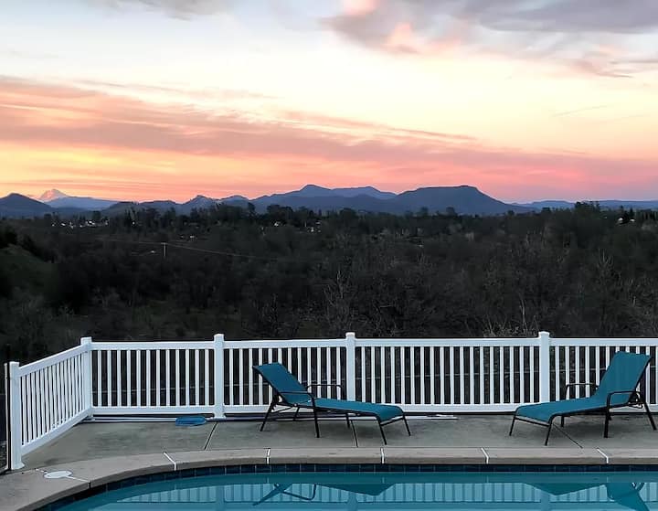 | Mountain Trio | !Views! Heated Pool & Spacious! - Shasta Lake, CA