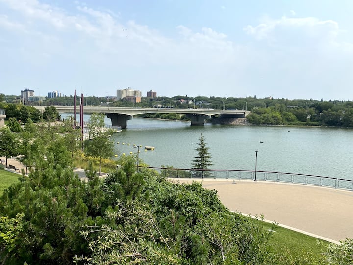 Charming Walkable Character Home Near Downtown - Saskatoon