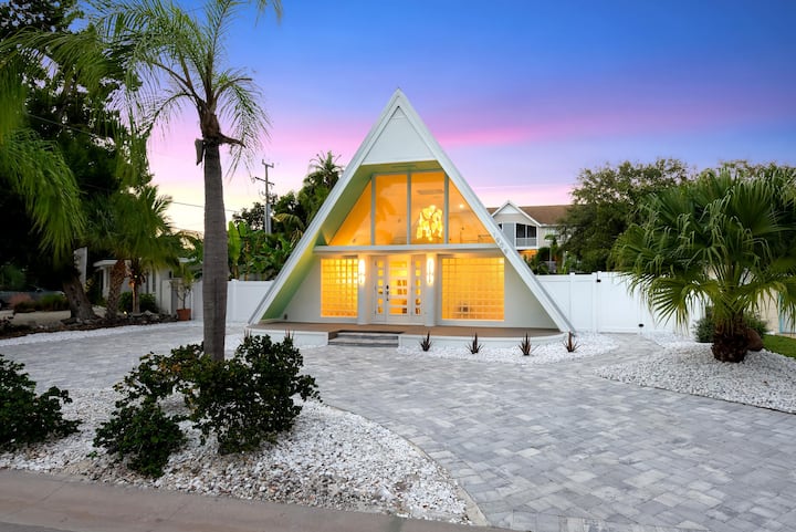 Modern, Bright Downtown Srq A-frame West Of Trail - Sarasota, FL