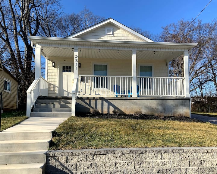 New 2 Bedroom/2bath, Convenient To Downtown And Ut - Knoxville, TN