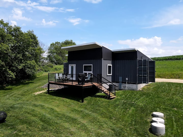 Hidden Hillside Getaway - Viroqua, WI