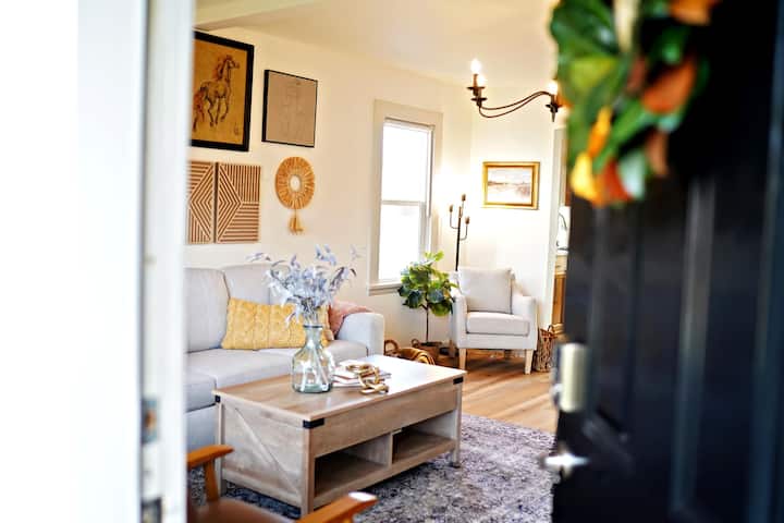 Cozy Cottage In East Peoria! - Illinois