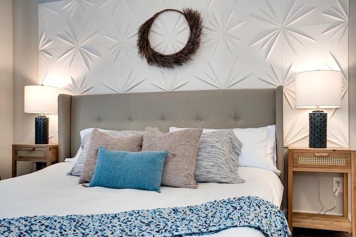 The James | Modern 1-king Bed Apt Near Ft. Gordon - Augusta, GA