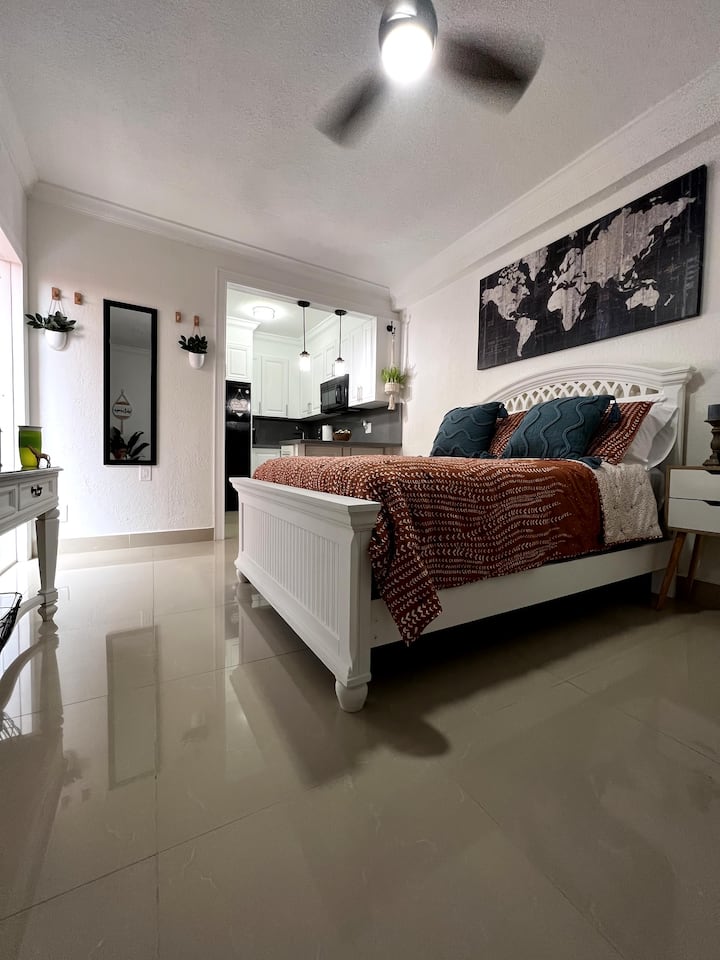 Traveler’s Suite - West Palm Beach, FL