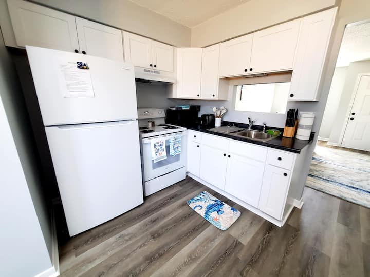 Renovated Beach Theme Apt Near Owa And Beach (702) - Foley, AL