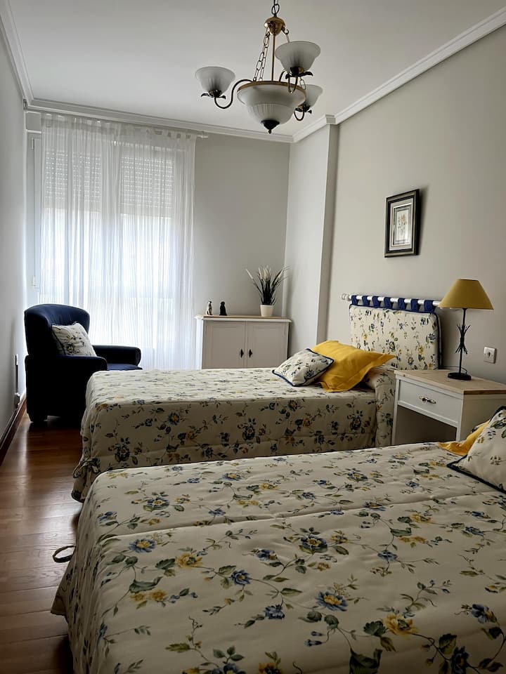 Piso Ideal A Pie De Playa Con Wifi Y Aparcamiento. - Valles, Spagna