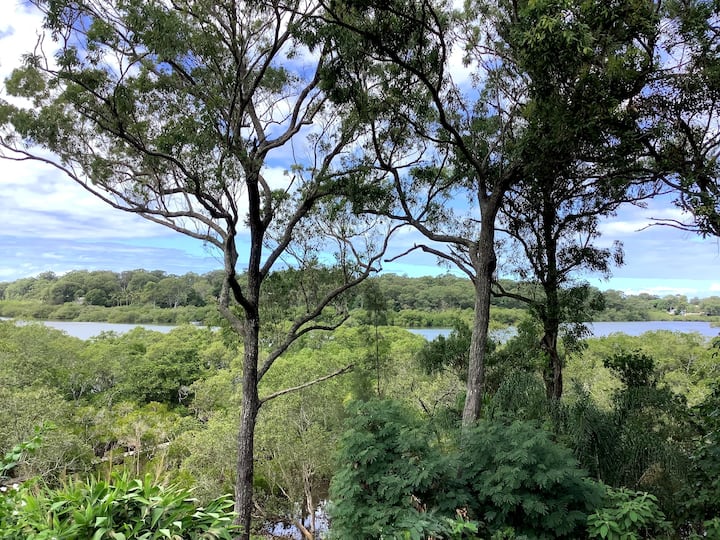 ‘Hydeaway’ On Macleay - Russell Island
