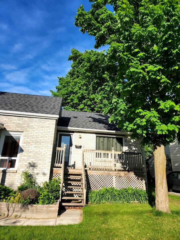 Cozy Unit B W/ Pool - Barrie