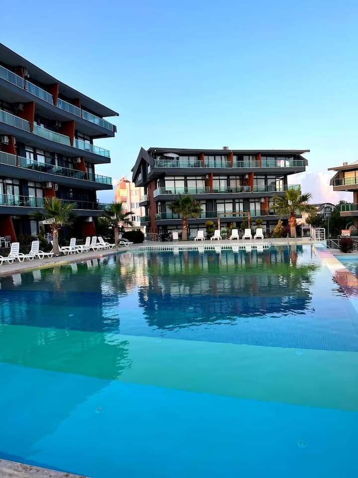Altın Kumda Denize 200 Metre Yürüme Mesafesinde - Didim