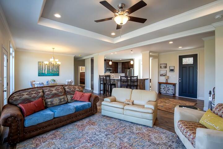 Hot Tub, Pet Friendly, Close To Town, Great Views! - Durango, CO