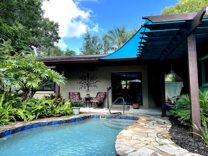 "Winnie's Place"
A Peaceful Guesthouse With Pool. - Lake Mary, FL