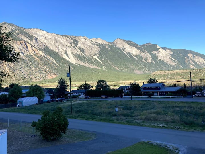 Spacious 3 Bdm Near Park 15 Min Walk To Town - Lillooet