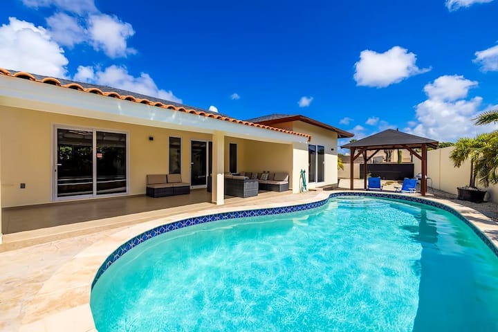 Newly Renovated 4br 4ba Private Pool @ Eagle Beach - Aruba