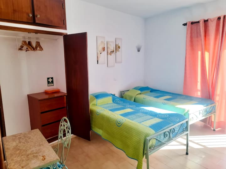 Quarto Privado Na Baixa De Albufeira (Old Town) - Algarve