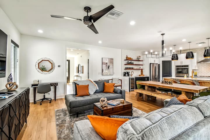 *Happiness Hideaway* W/hot Tub - Near Everything - Tampa, FL